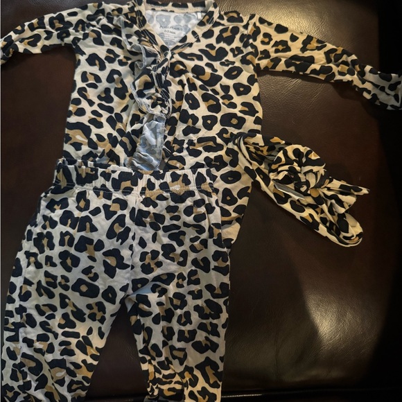 Posh Peanut | Matching Sets | Posh Peanut Leopard Print Kimono Onesie ...